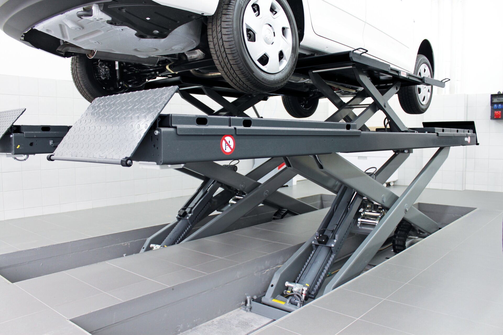 Lifting Technology | MAHA UK Ltd.